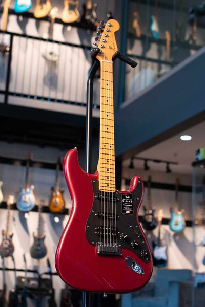 FENDER AMERICAN ULTRA II STRATOCASTER HSS - SINISTER RED | Stang Guitars